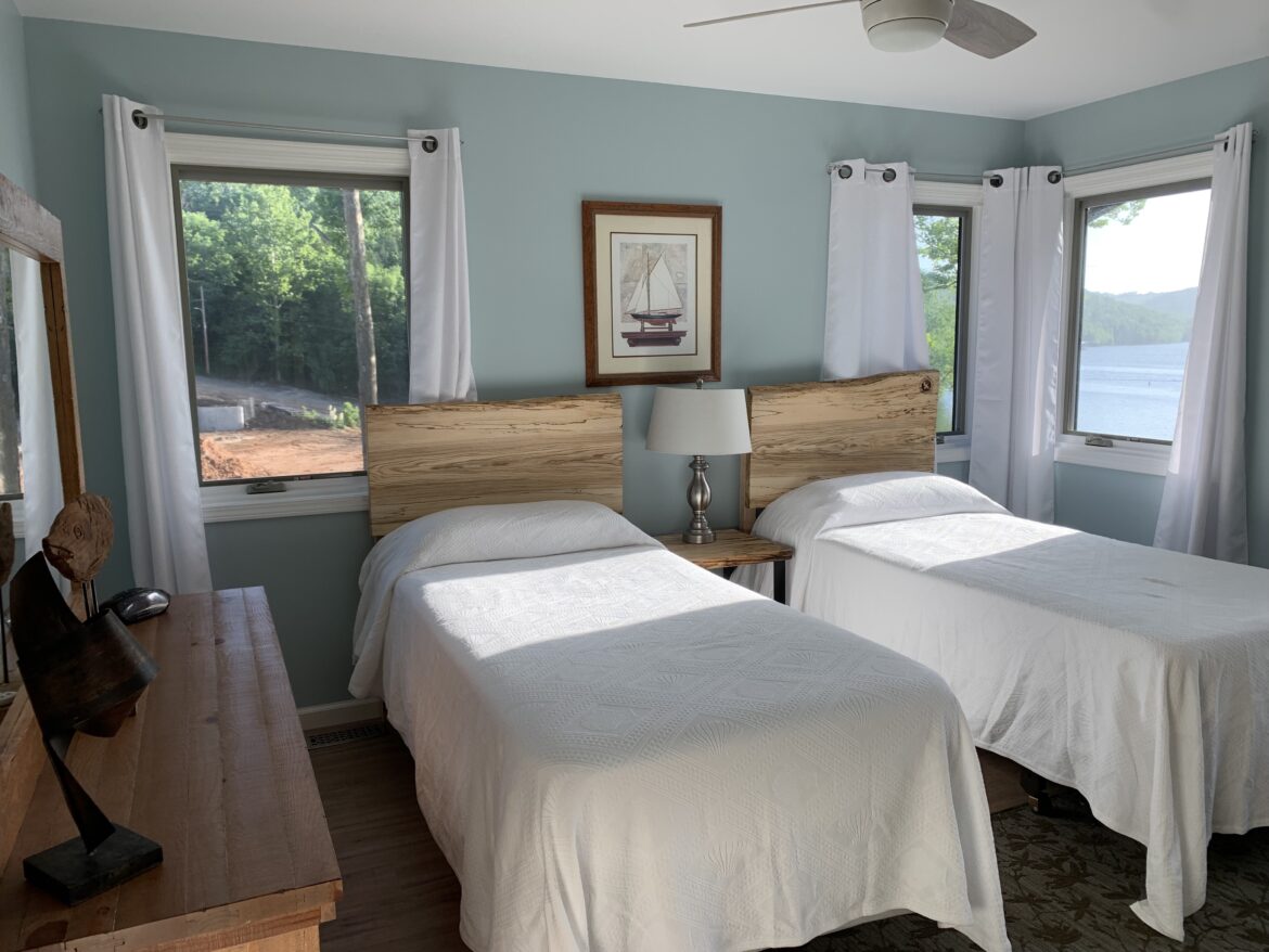 Five Bedroom Pebble Bay Club Lake Home – Pebble Bay Club • (573)3174999